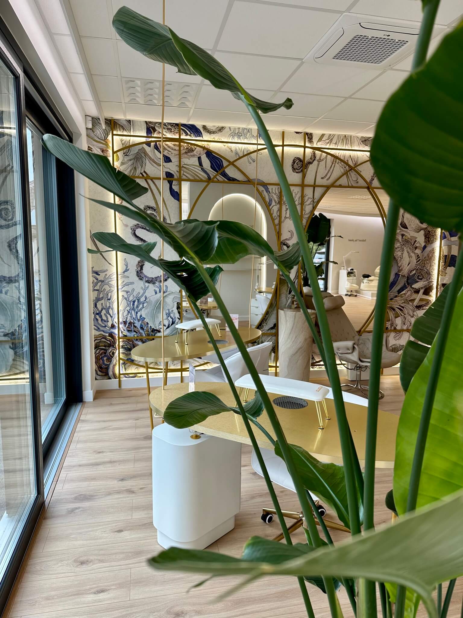 Nails Lounge - DagaNowakBeautyLoungeSklep